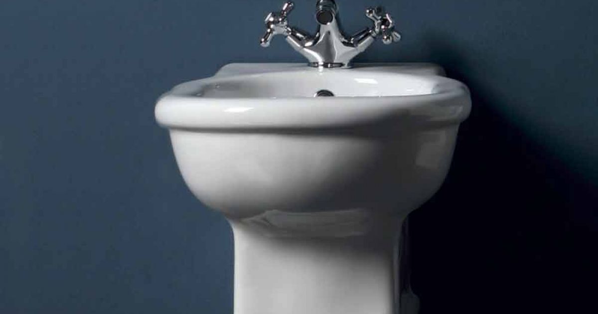 Bidé suspendido en cerámica blanca Estilo 54x36 cm, hecho en Italia