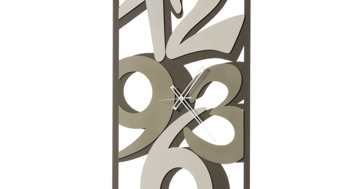 Reloj de Hierro con Números Grandes